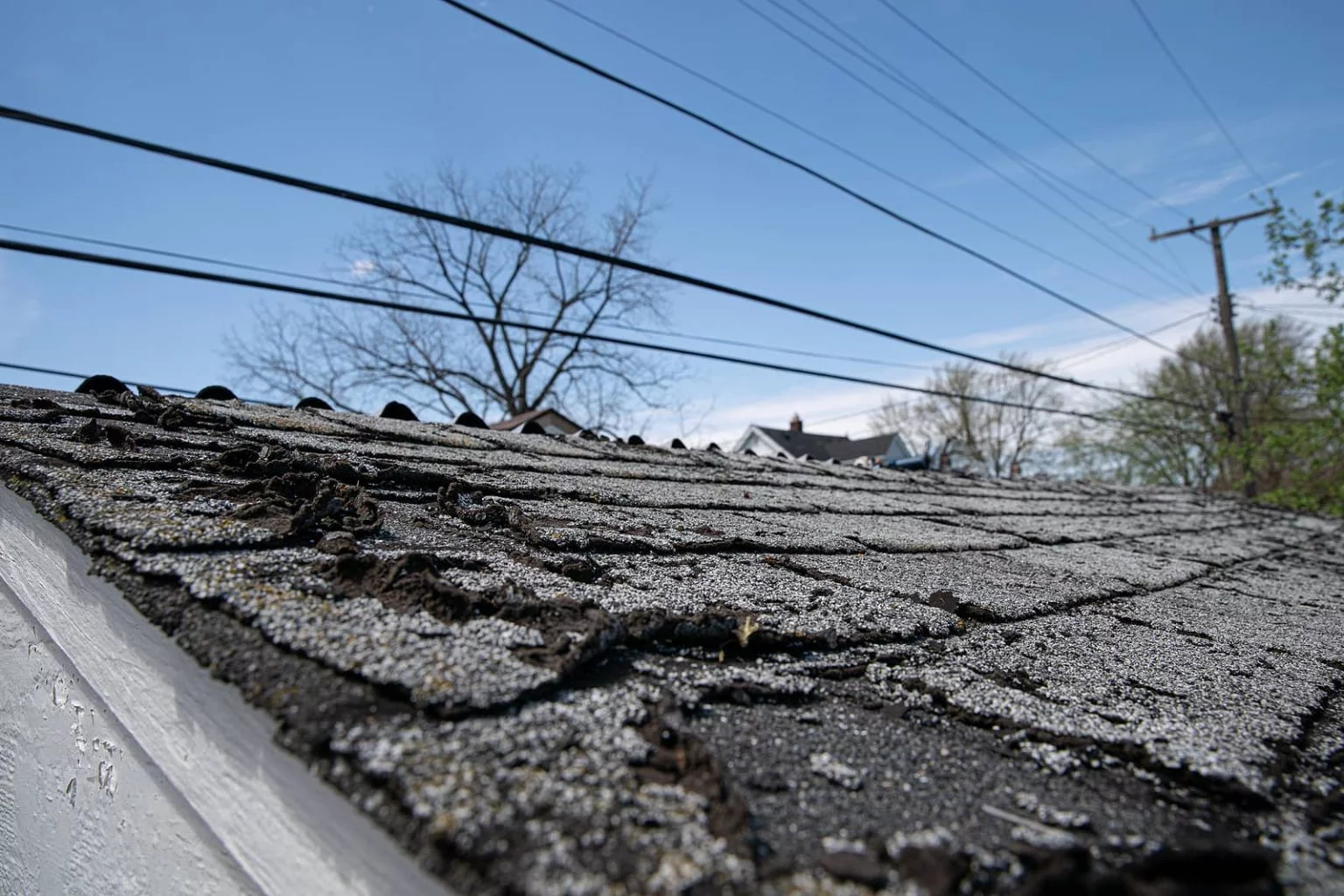 How to get homeowners insurance with a bad roof